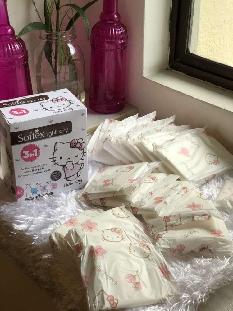 Softex Hello Kitty Light Airy Ultra Thin 3-in-1 Combo Box Review - Calyxta